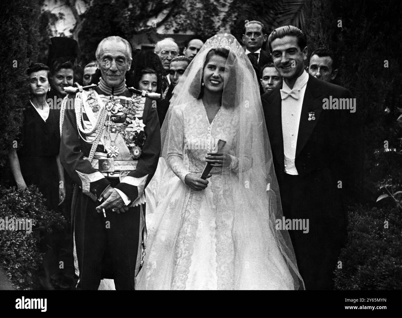 The Duke of Alba (left) with his daughter Cayetana Fitz-James Stuart ...