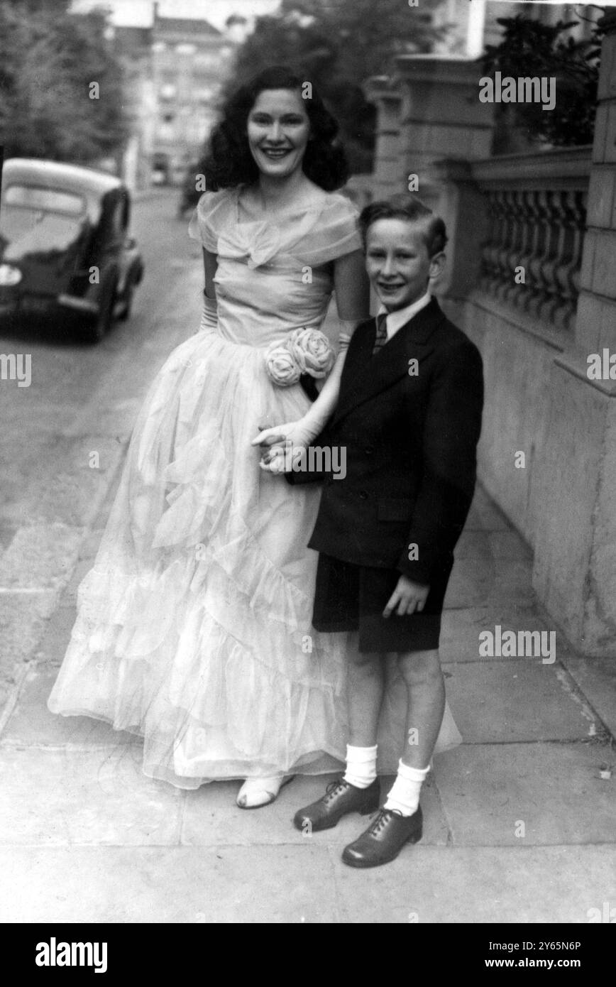 John Howard Davies and his mother arriving for the premiere of Oliver ...