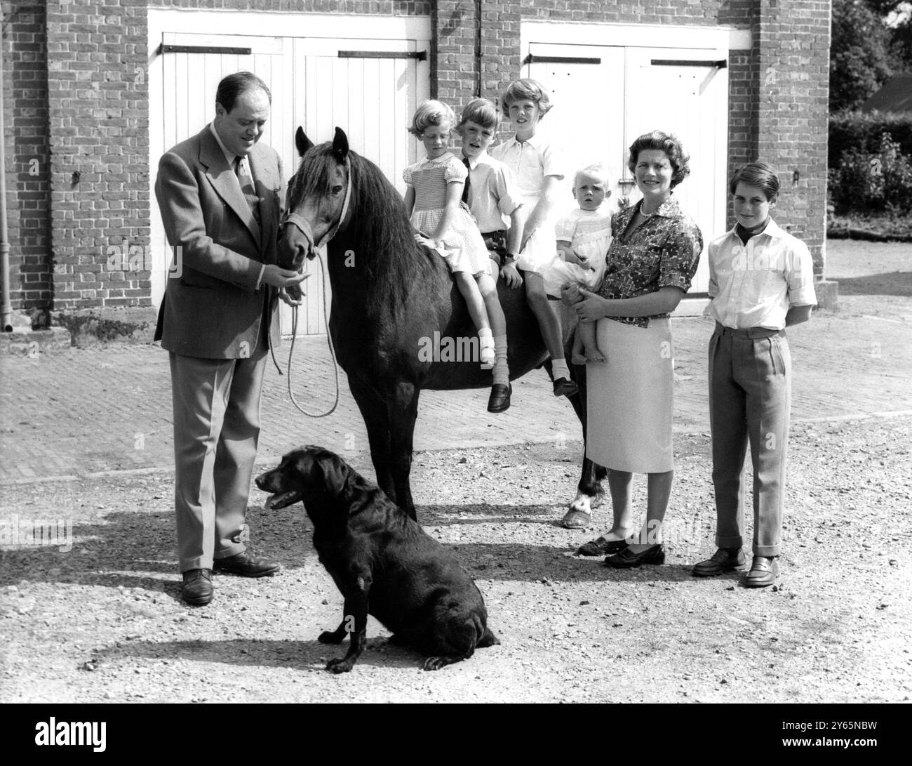 Christopher and Mary Soames with their children (left to right ...