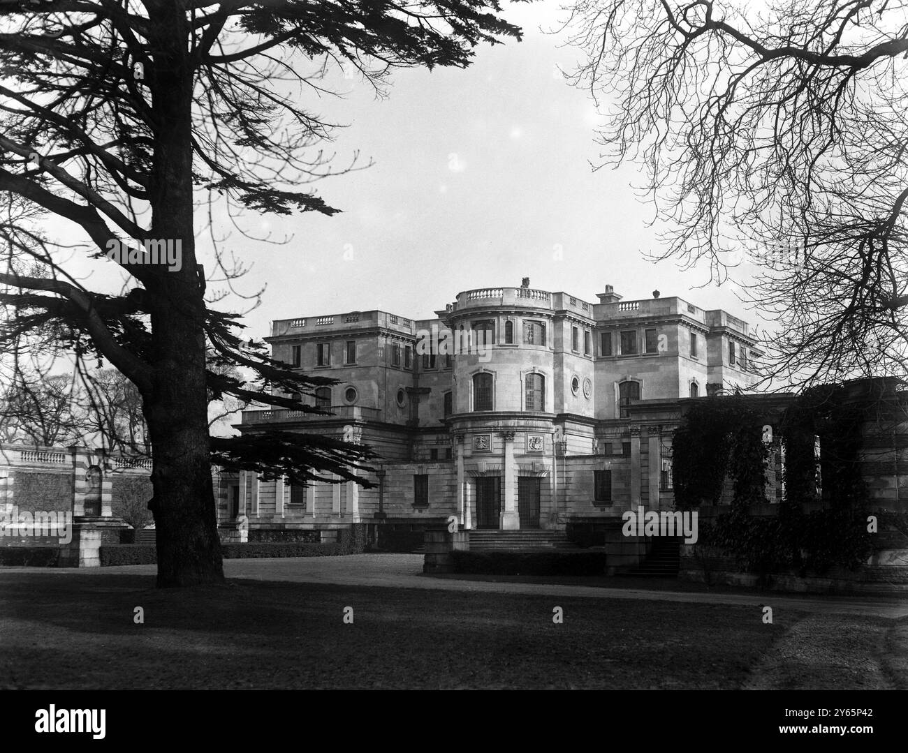 The mansion at Canon ' s Park , Edgware , once the home of the Duke of ...