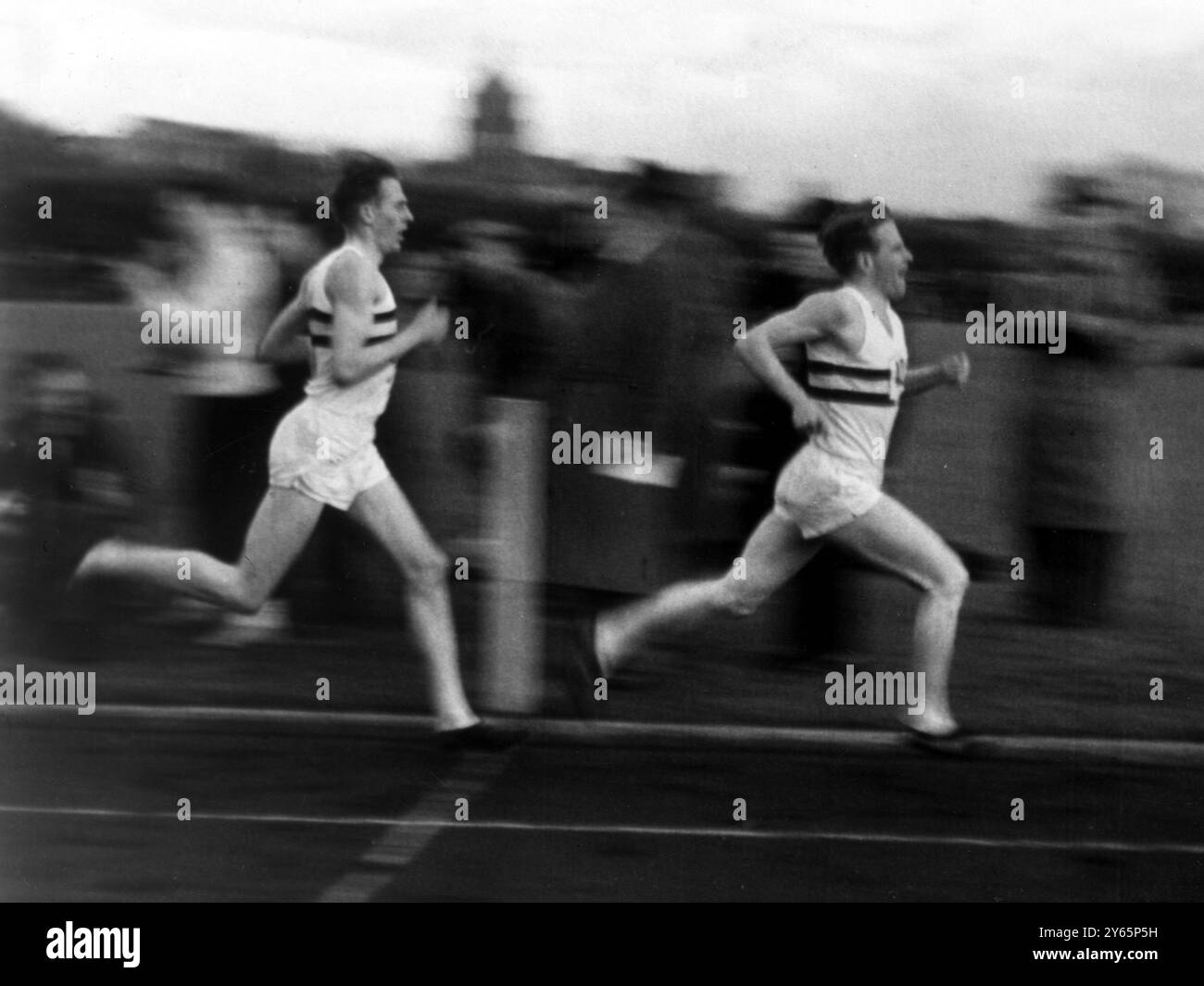 6 May 1954 Roger Bannister (left) becomes the first man to break the ...