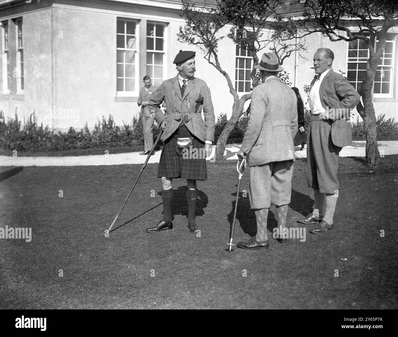 At Gleneagles , the Hon G Graham Murray ( left ) and Mr F Roosevelt ...