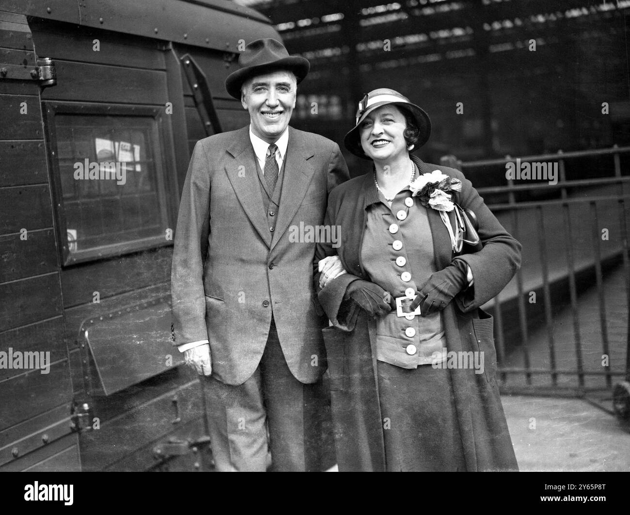 Mr Arthur Towle and his wife Marjorie ( formerly Miss Marjorie Lawrence ...