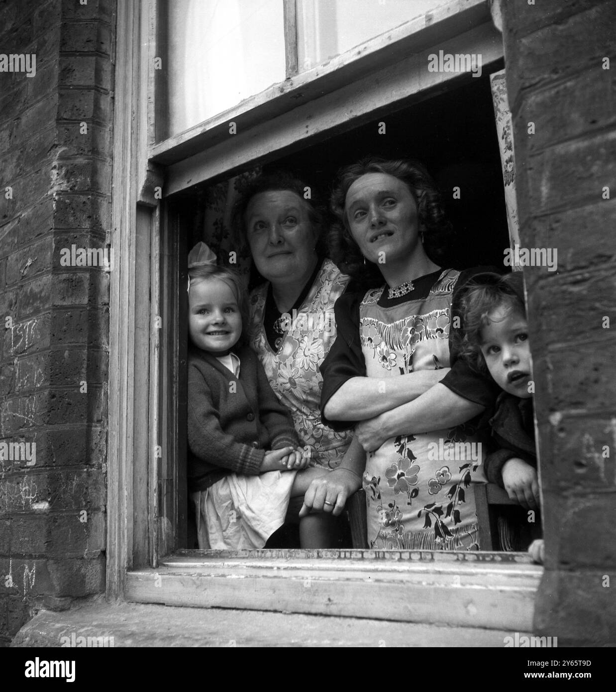 East Enders . A family of three generations of East Londoners - a ...