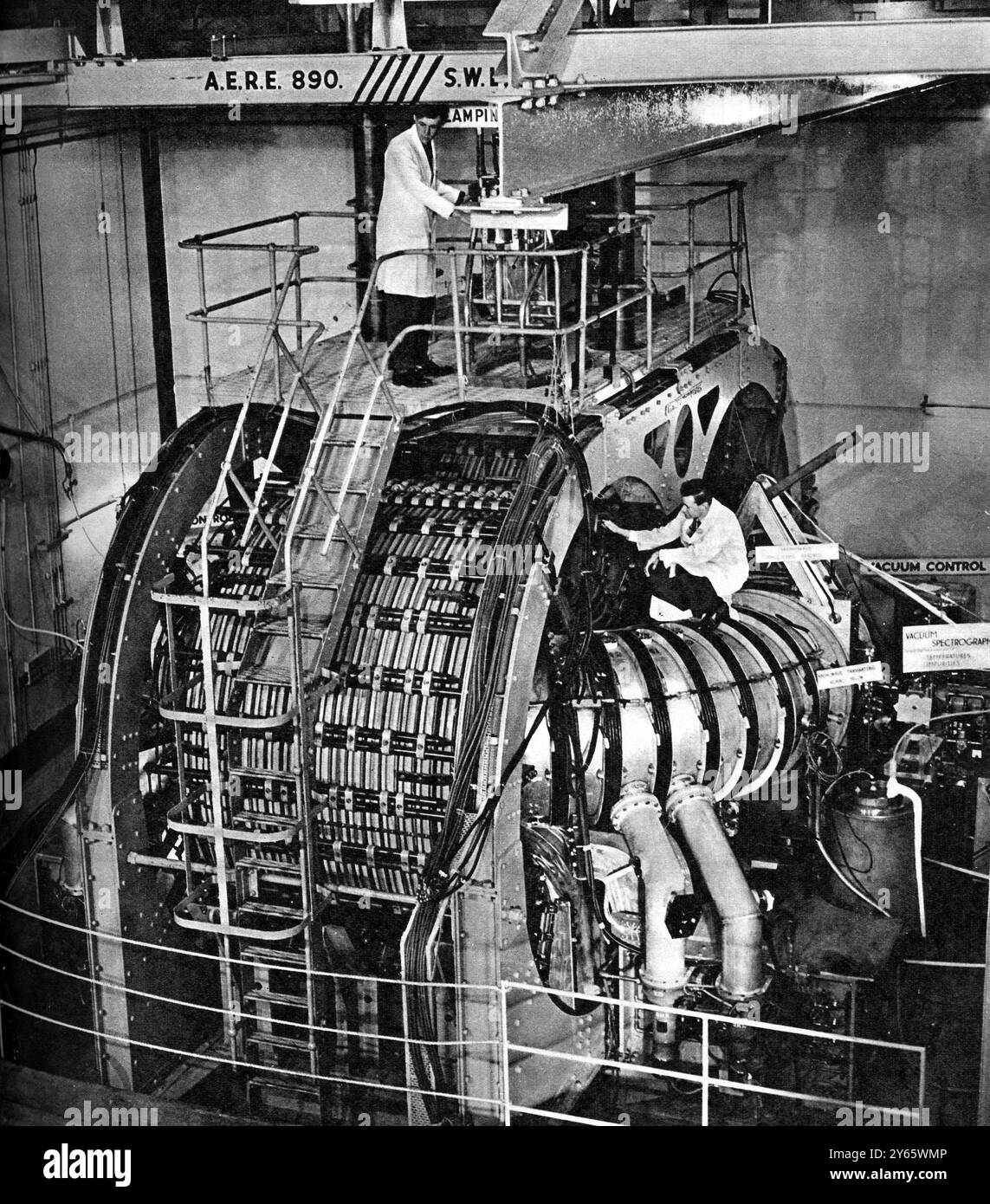 British Nuclear Power : ZETA - the Harwell apparatus which has achieved ...