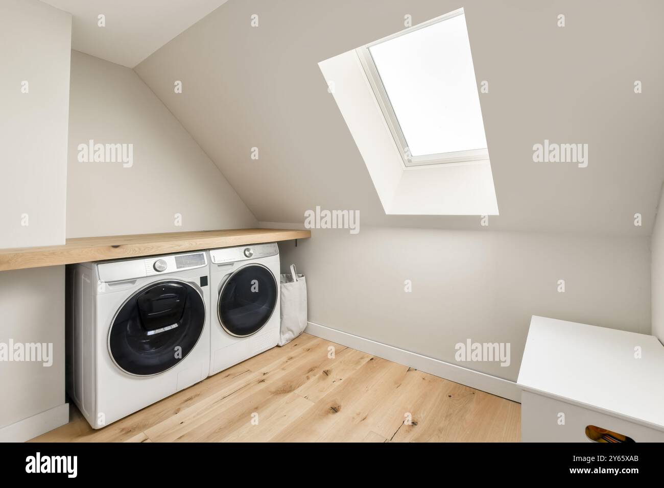 Sloped ceiling hi-res stock photography and images - Alamy