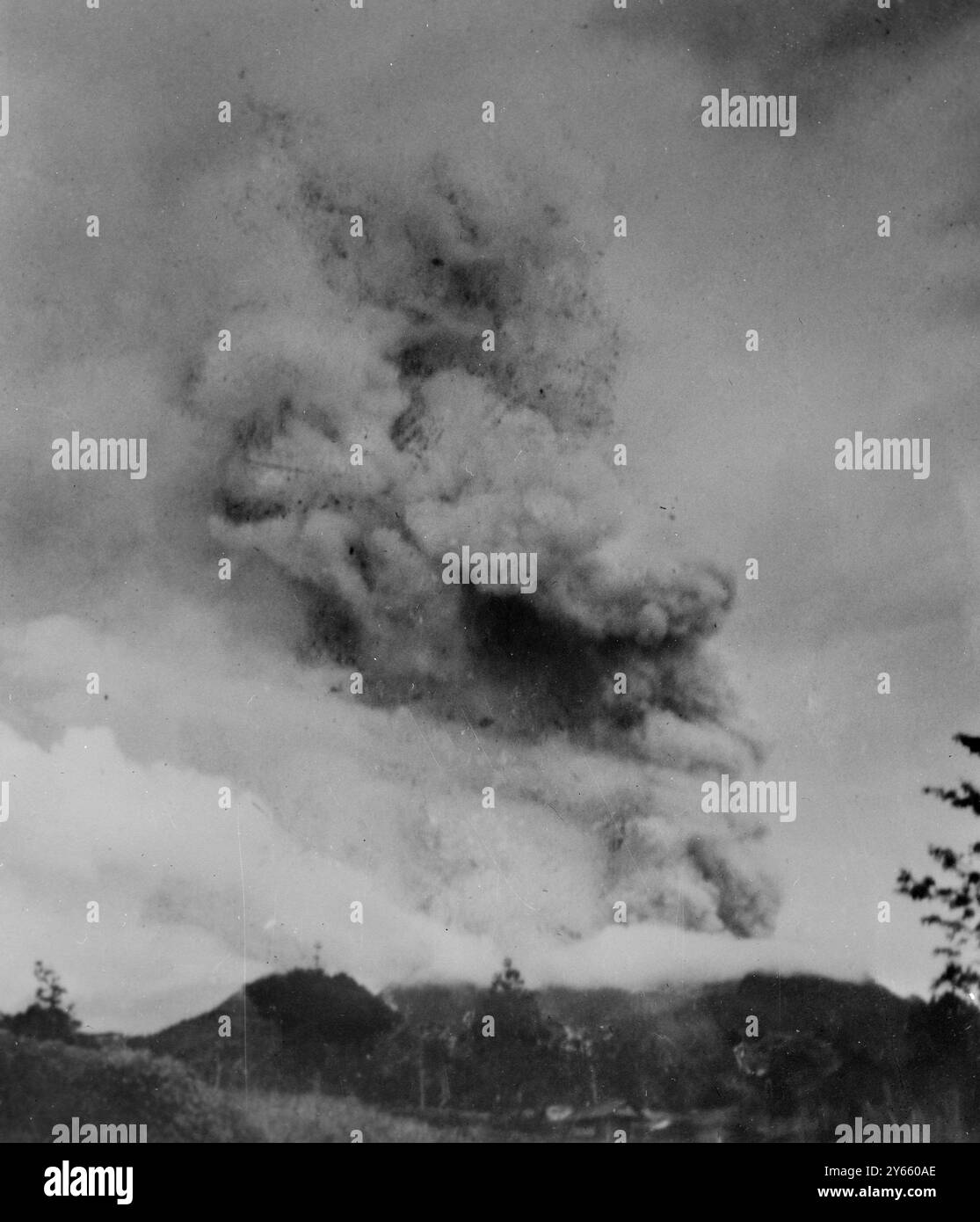 1951 lemington volcano hi-res stock photography and images - Alamy
