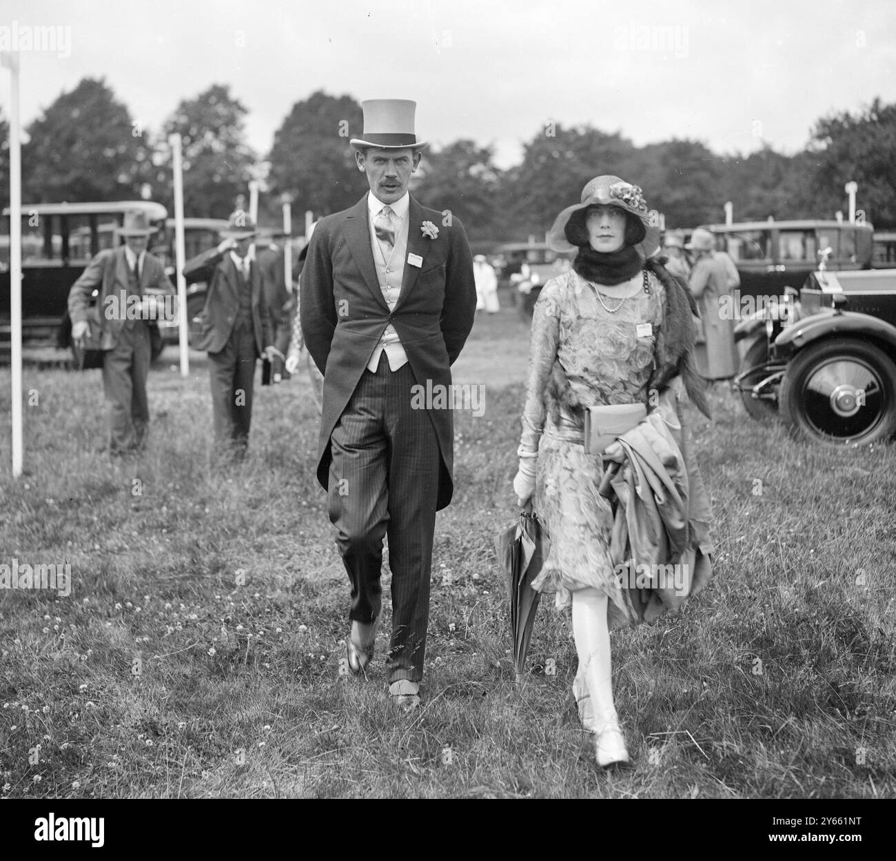 Fur stole 1920s hi-res stock photography and images - Alamy