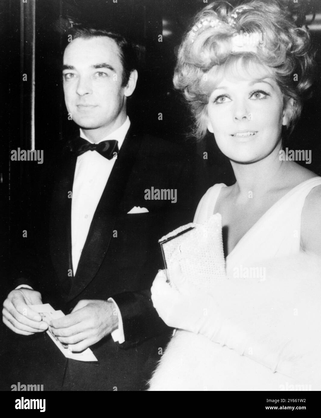 Hollywood : Actress Kim Novak and English Actor Richard Johnson ...