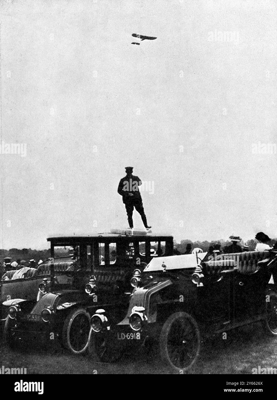 The first aerial postman starts on his journey - Gustav Hamel over ...