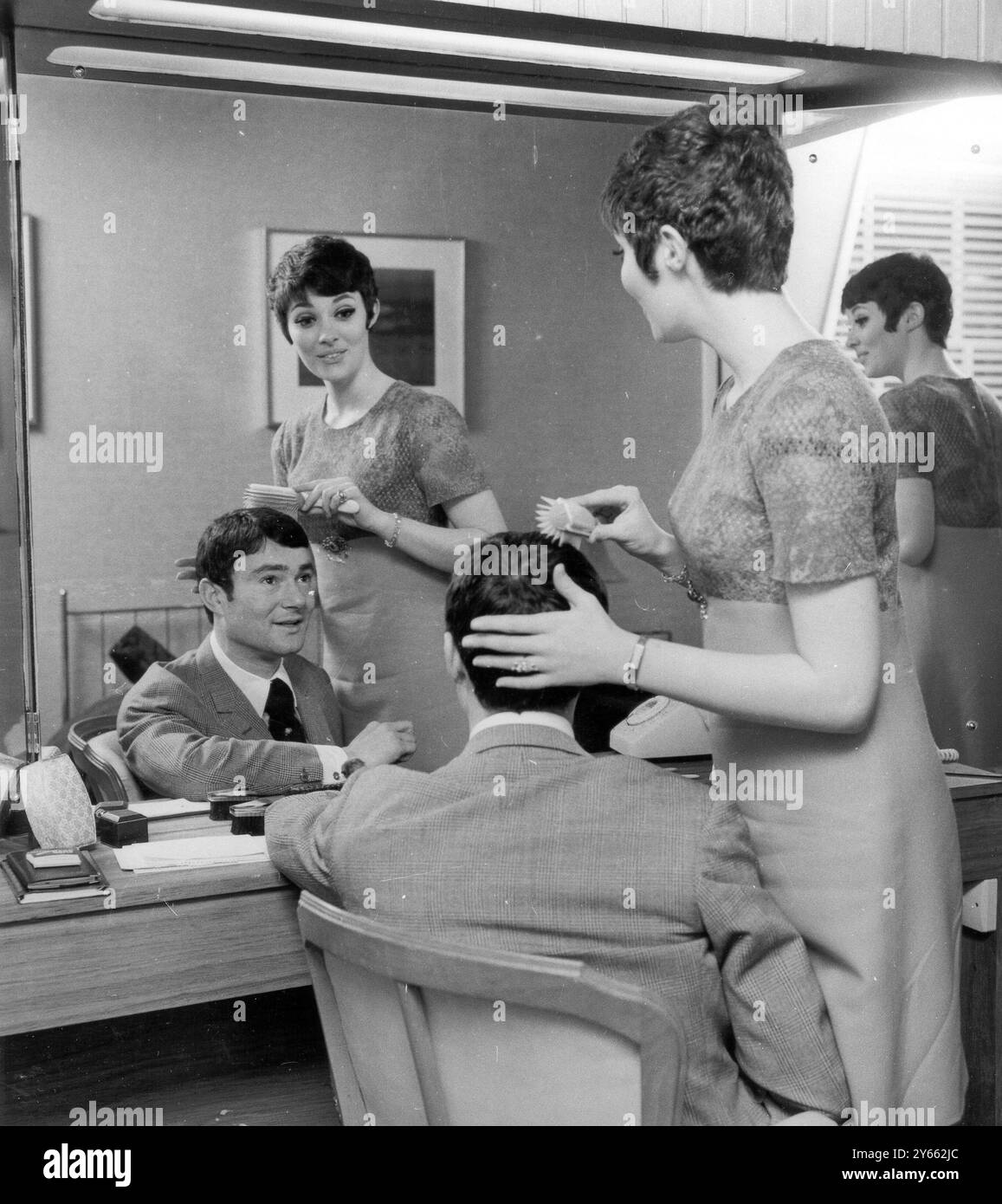 Vidal sassoon hair cut hi-res stock photography and images - Alamy