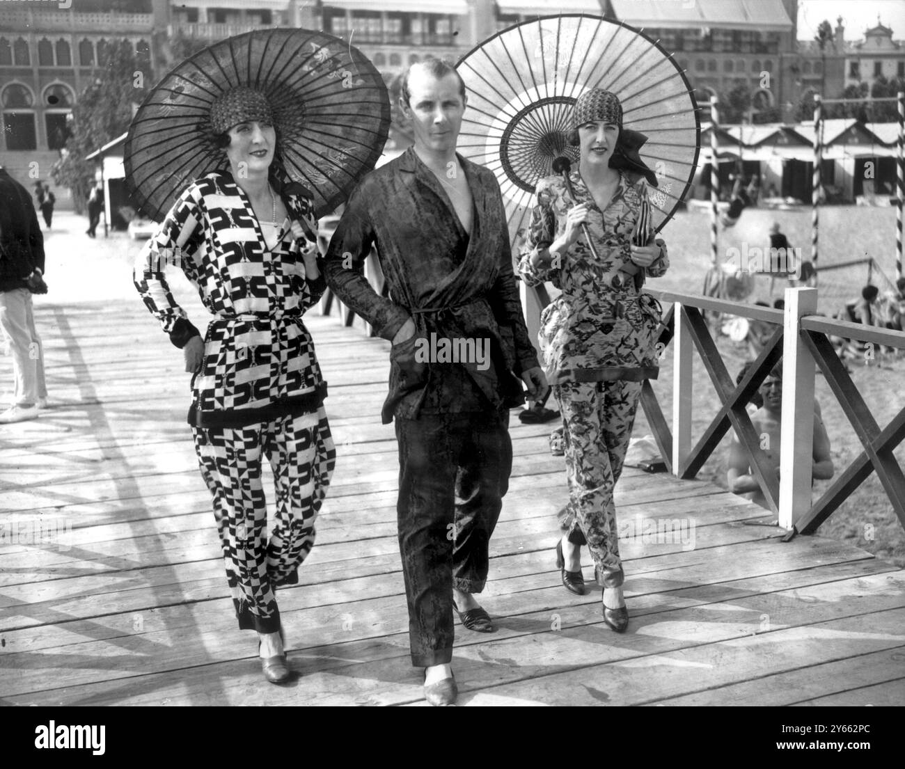 On the Lido Mrs Foster Mr George Thomas and Mrs Emery Stock Photo - Alamy