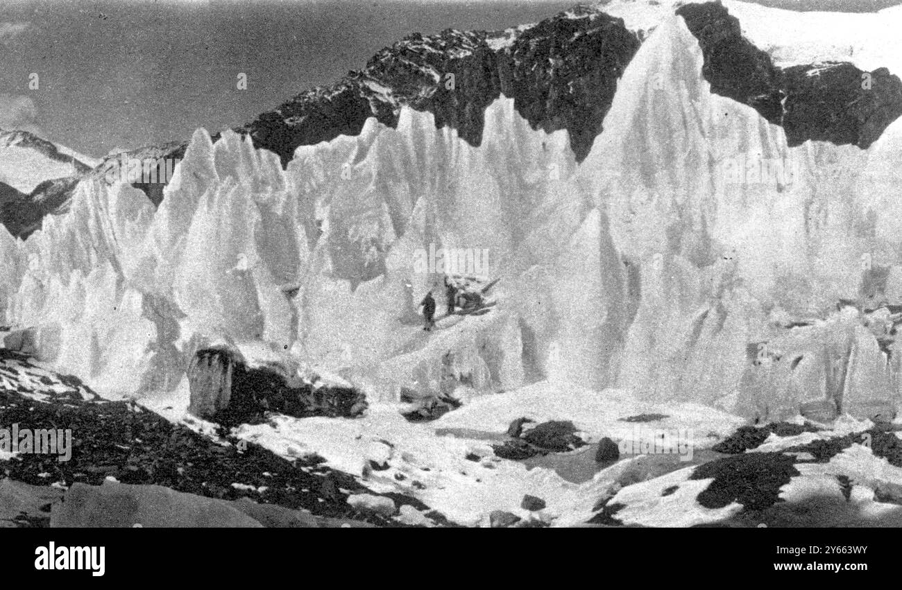 28th george Black and White Stock Photos & Images - Alamy