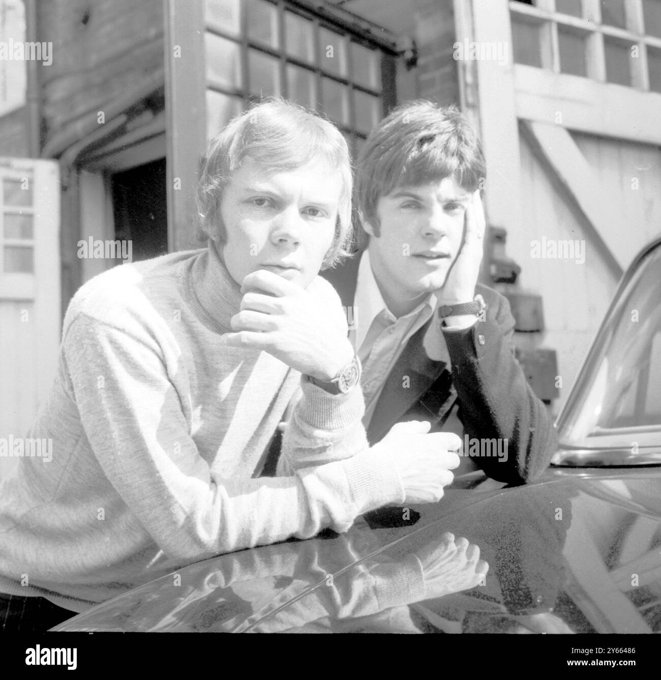 Two members of the group " Bee Gees", Colin Petersen (L) the drummer ...
