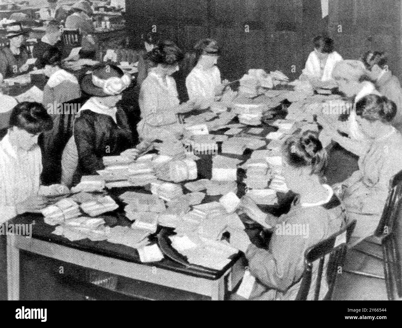 Women censors: The room where letters to British prisoners of war in ...