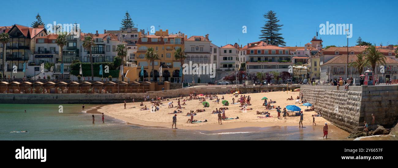 Praia da Ribeira and the bathing huts on the promenade of the Ribera ...