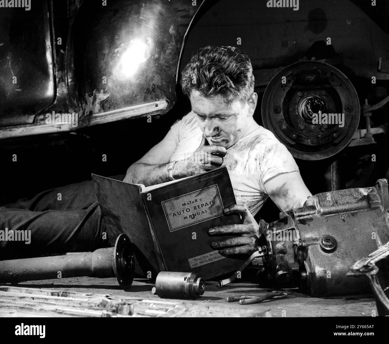 1950s auto repair hi-res stock photography and images - Alamy