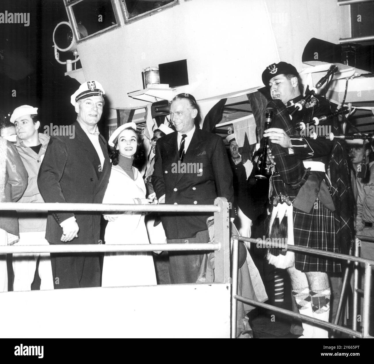 New York Farwell party for Sir Laurence Olivier on board the tripper ...