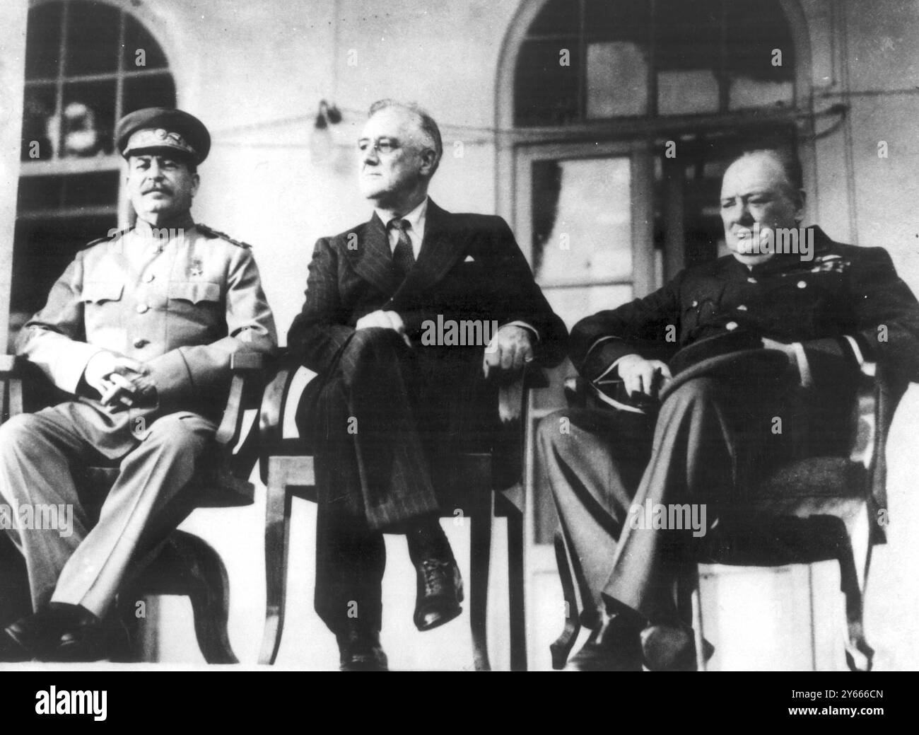 Winston churchill 1943 radio hi-res stock photography and images - Alamy