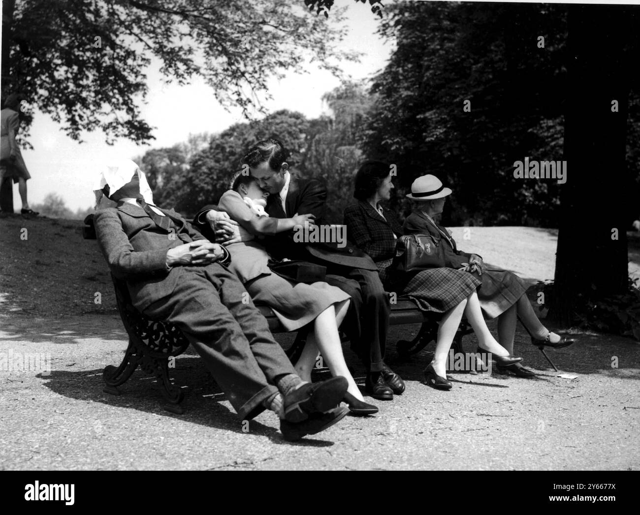 Park hugging Black and White Stock Photos & Images - Alamy