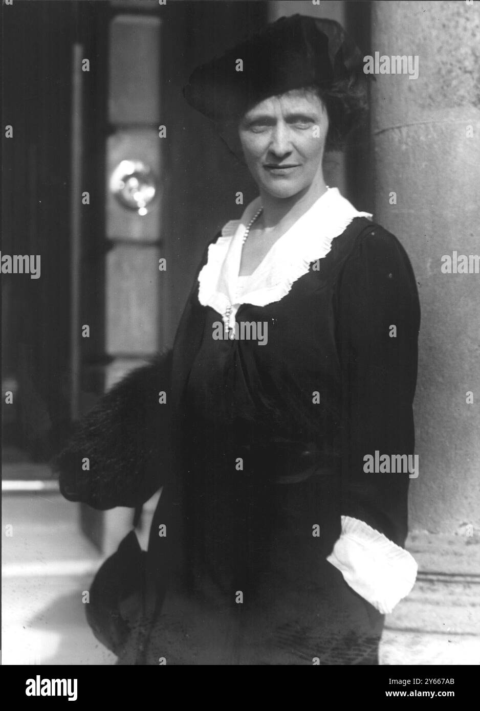 Nancy astor hi-res stock photography and images - Alamy
