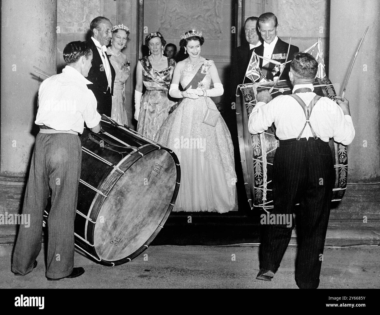Drumming for the QueenQueen Elizabeth II and the Duke of Edinburgh are ...