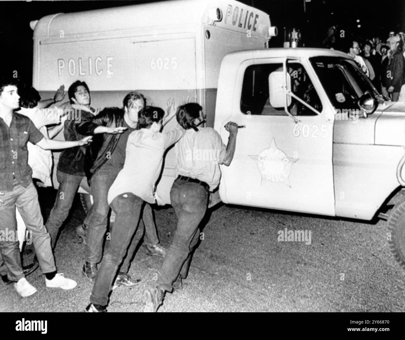 Chicago police vehicle Black and White Stock Photos & Images - Alamy