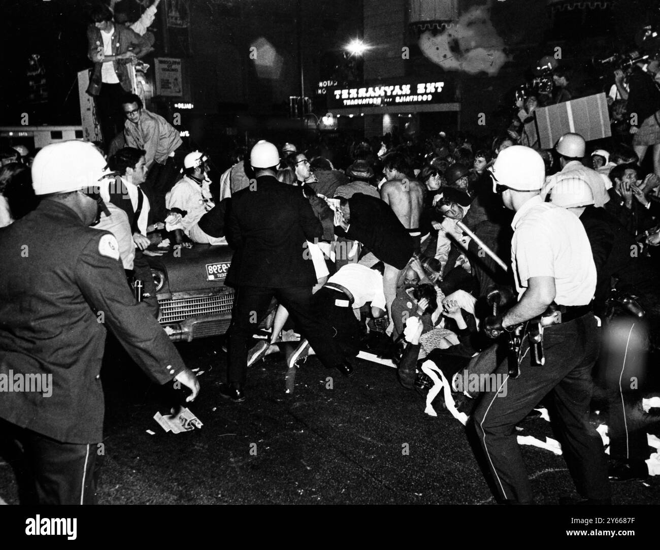 1960s street scene near us hi-res stock photography and images - Alamy