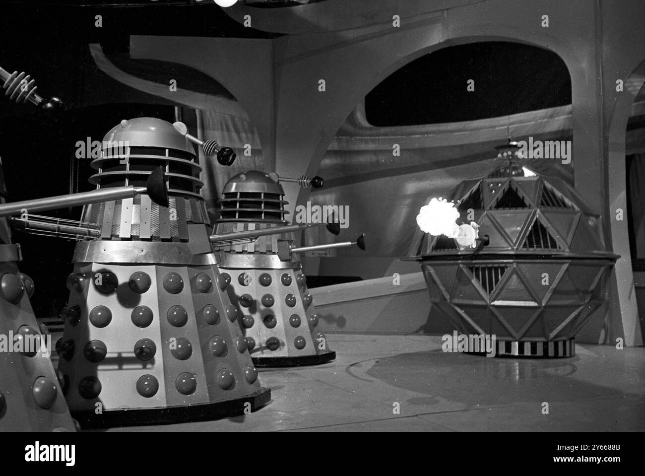 1960s dr who and the daleks hi-res stock photography and images - Alamy