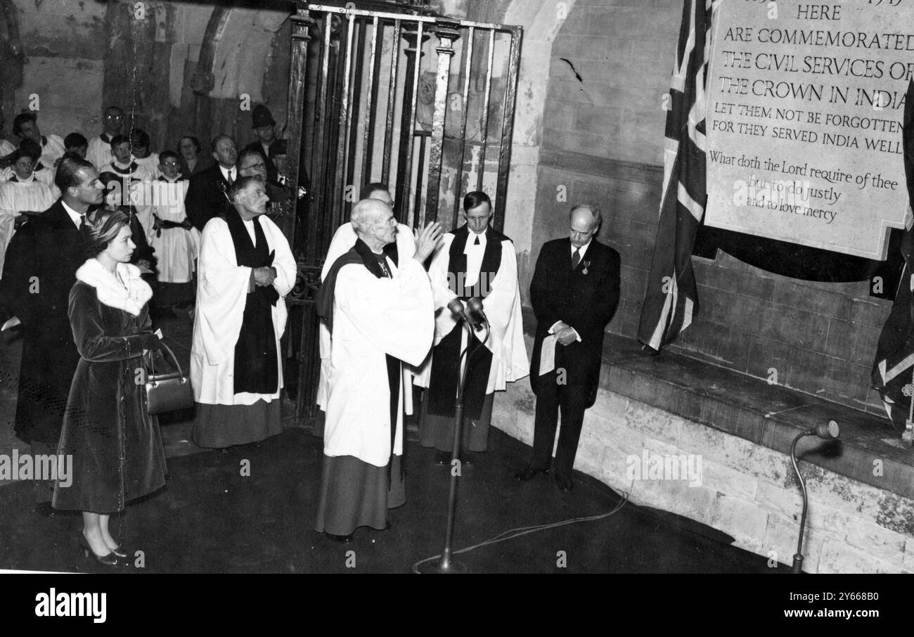 London England Queen Elizabeth of Great Britain unveils the ...