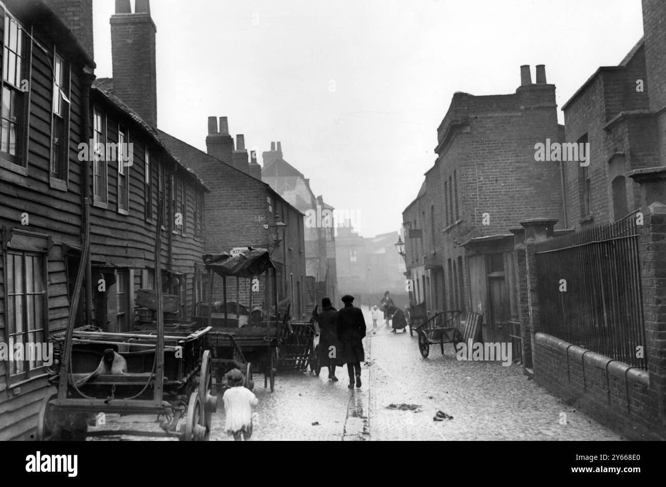 1920s poor housing hi-res stock photography and images - Alamy