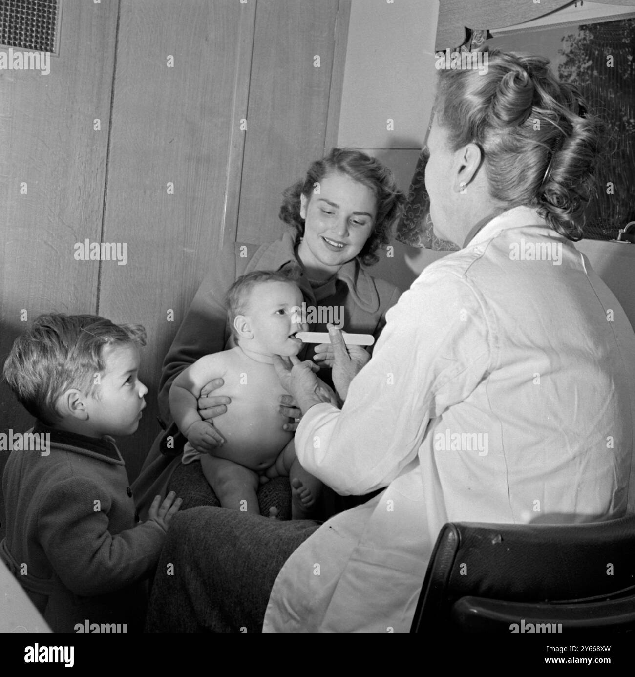 Baby pram 1950s hi-res stock photography and images - Alamy