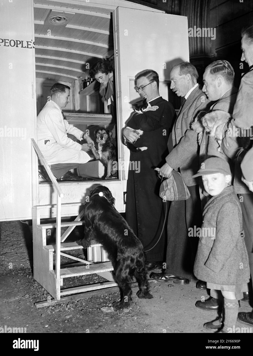 1950s ambulance hi-res stock photography and images - Alamy