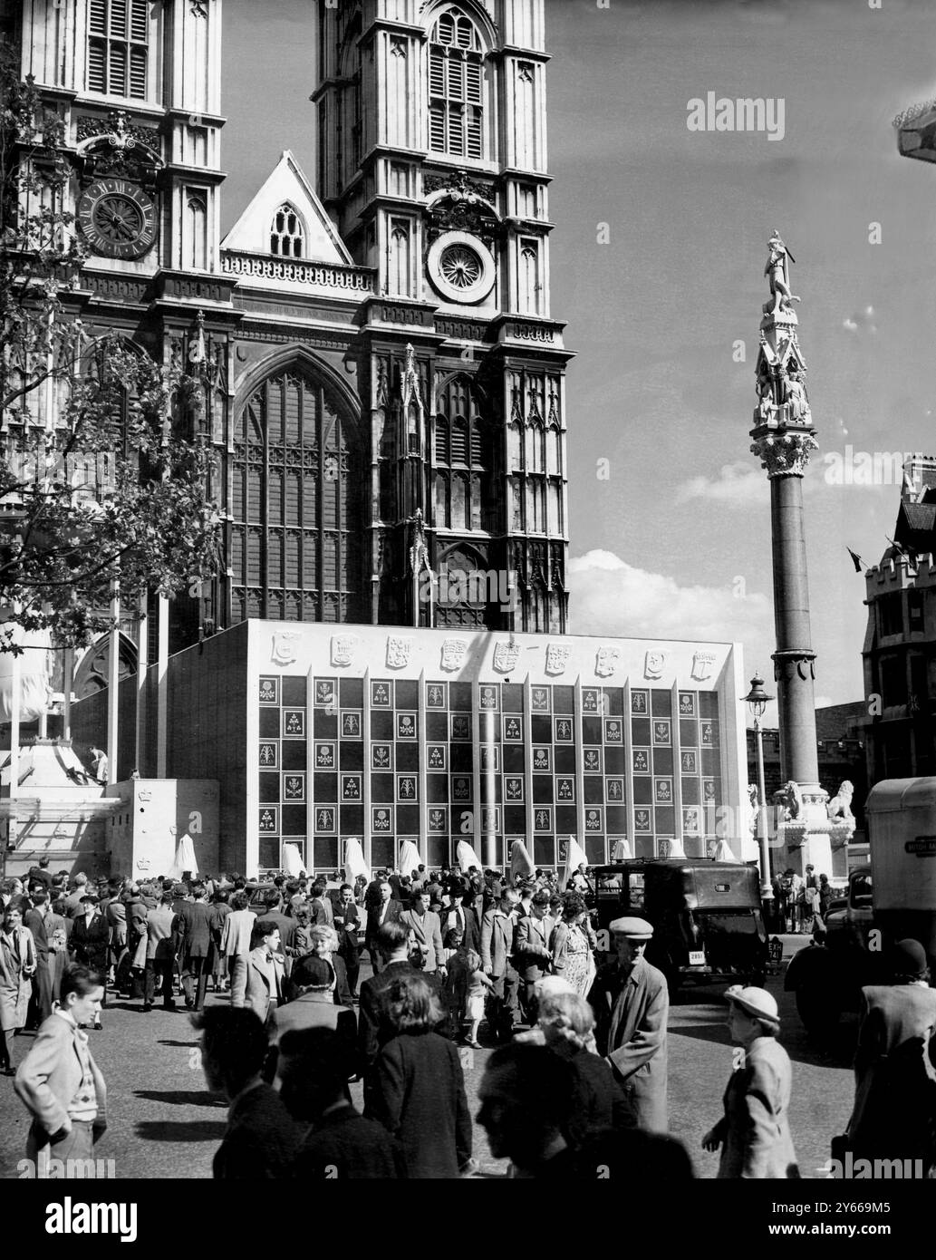 The Coronation of Elizabeth II. The coronation annexe at Westminster ...