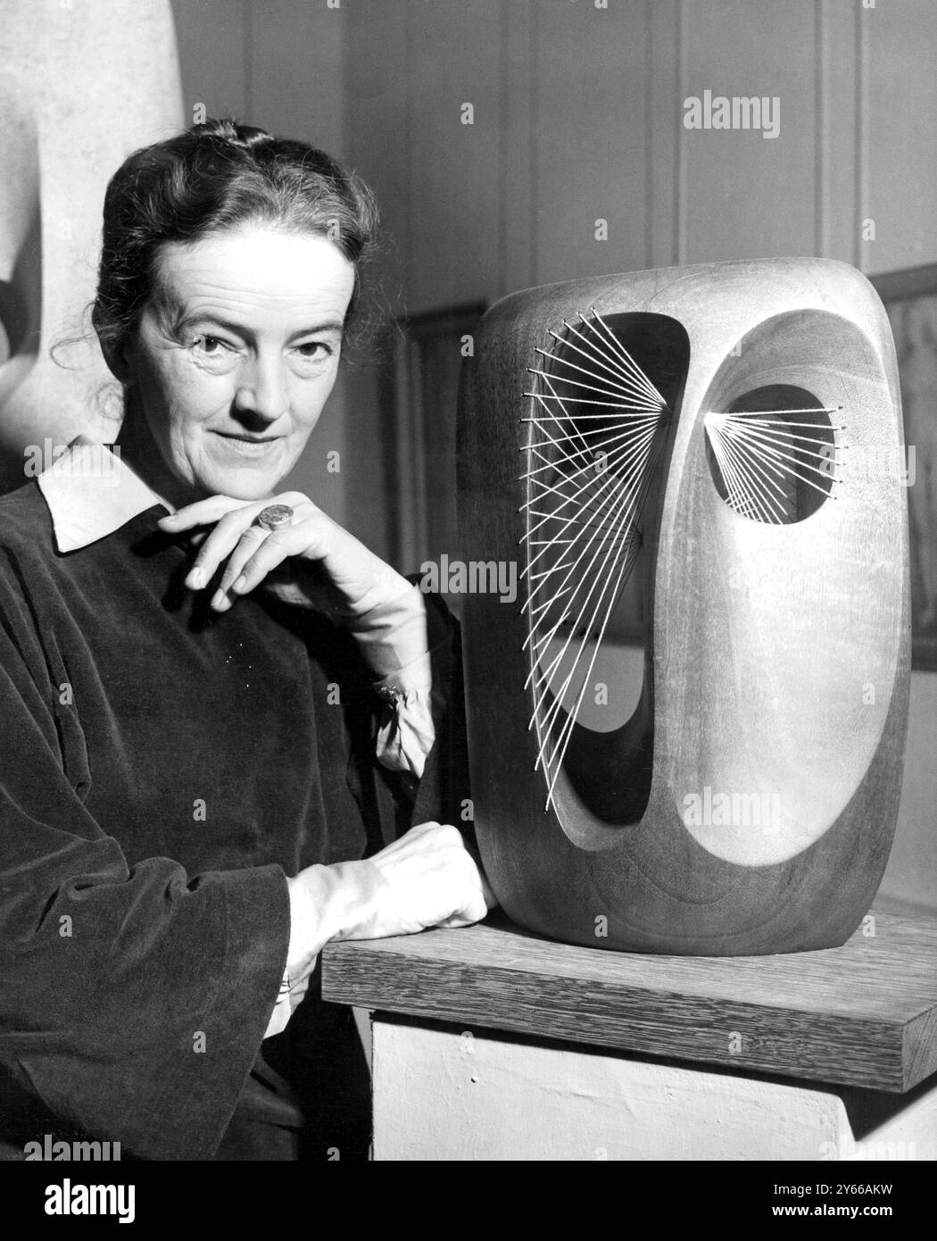 Sculptor Barbara Hepworth with a Head, an elegy in Mahogany and String ...