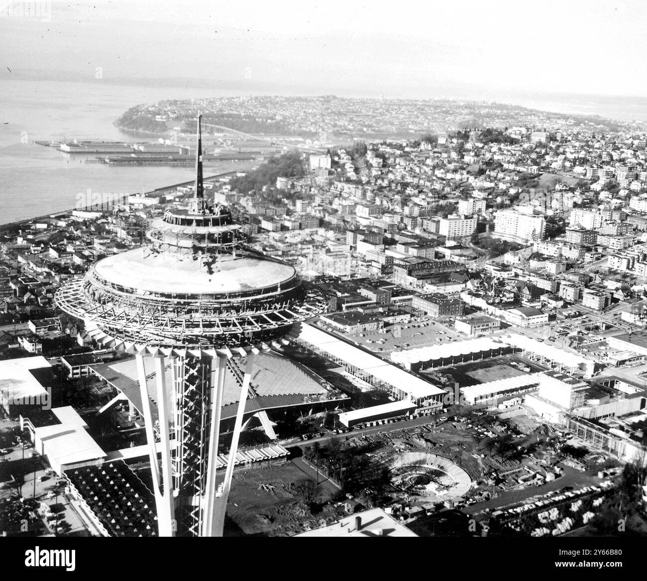 Seattle U.S.A: 550 ft high "Space Needle" observation tower which ...