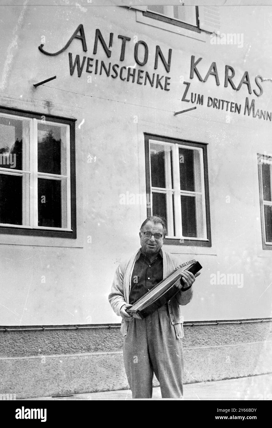 Vienna, Austria: Famous Zither player Anton Karas of the film "The ...