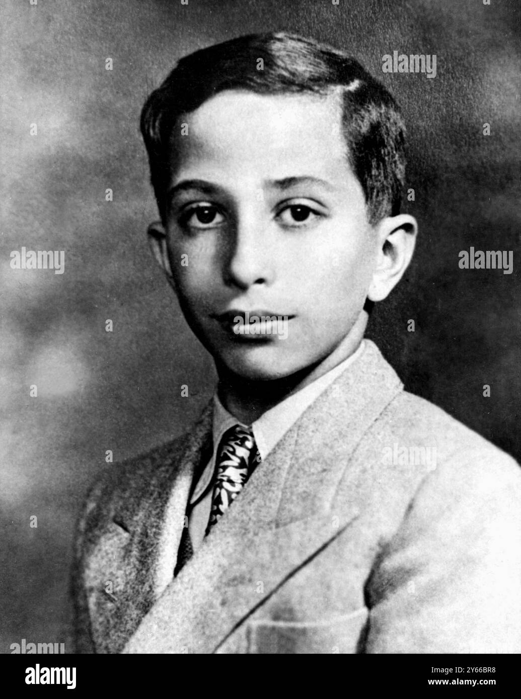 Throne stands hi-res stock photography and images - Alamy