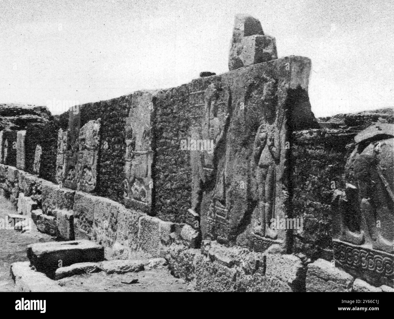 Where excavations have been resumed after five years: A wall in the ...