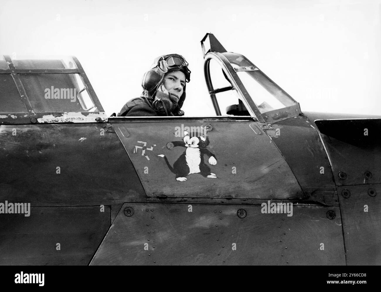Wwii raf squadron leader hi-res stock photography and images - Alamy