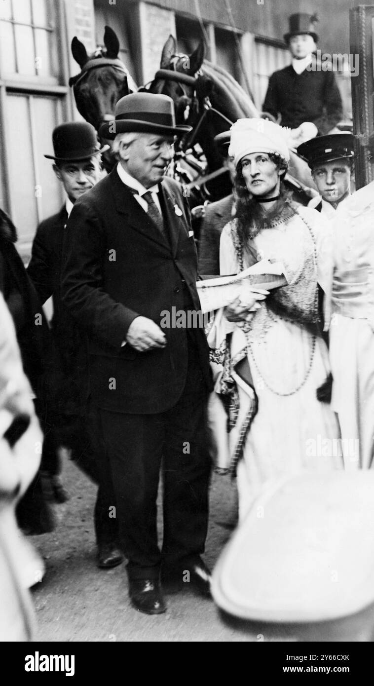 Mr & Mrs Asquith Stock Photo - Alamy