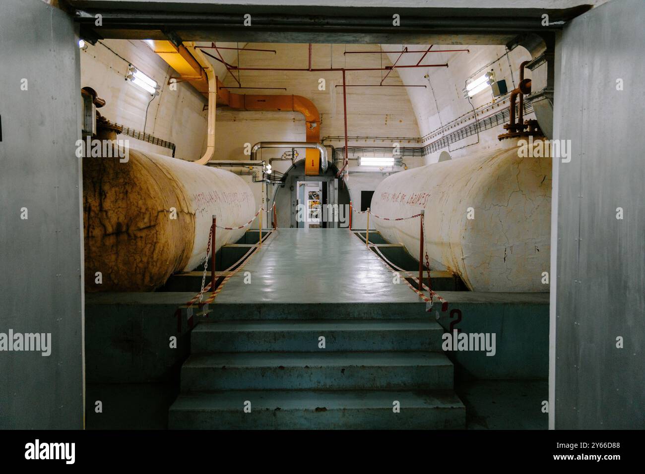 Bunker tanks hi-res stock photography and images - Alamy