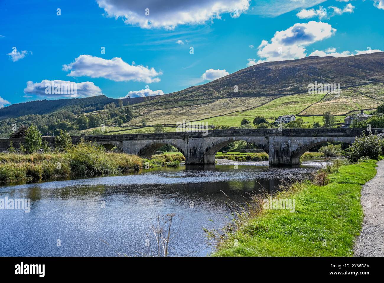 Burnsall Bridge one of the most beautiful villages in Wharfedale ...