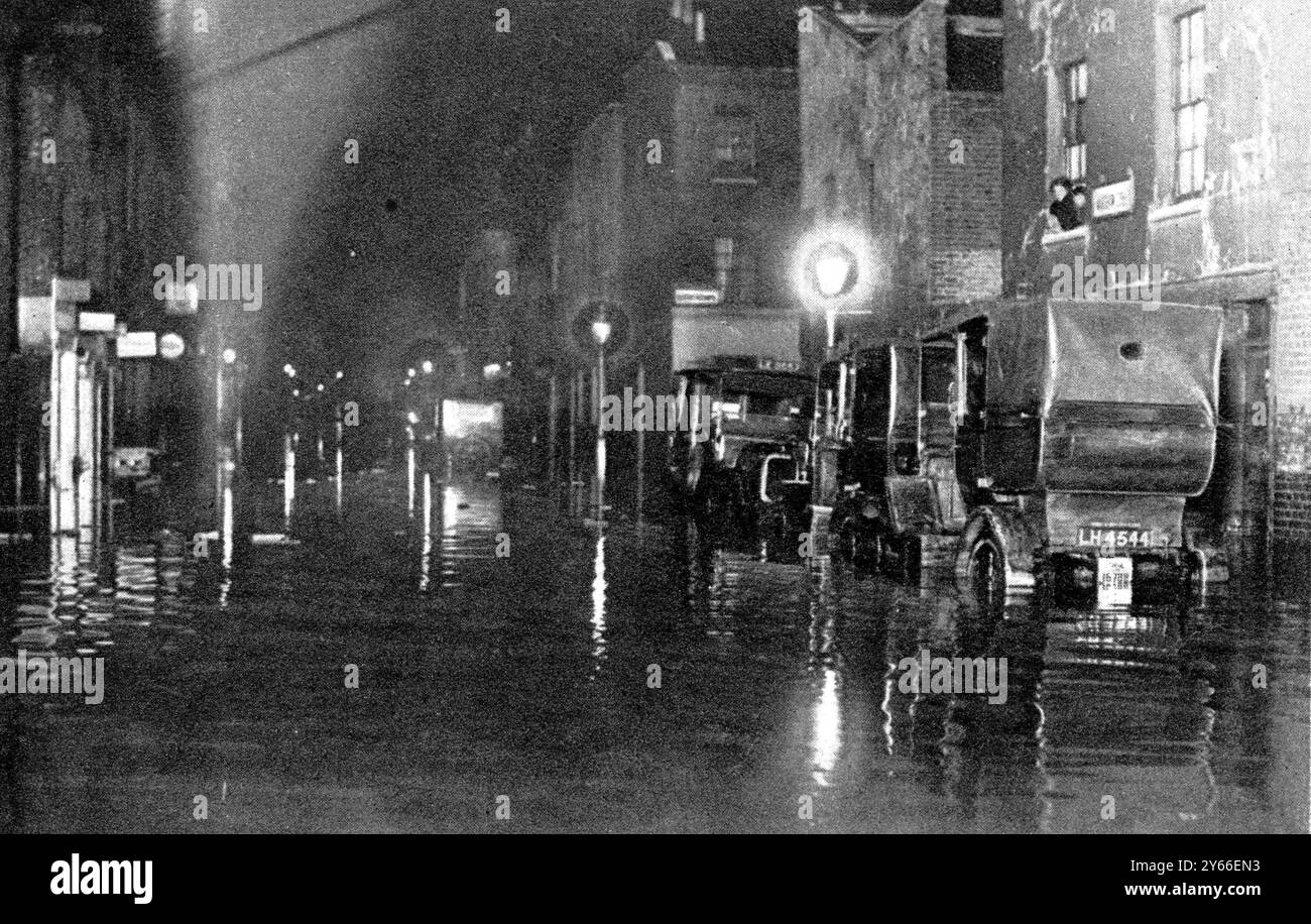 Scene of the most poignant tragedy of the great flood in the heart of ...