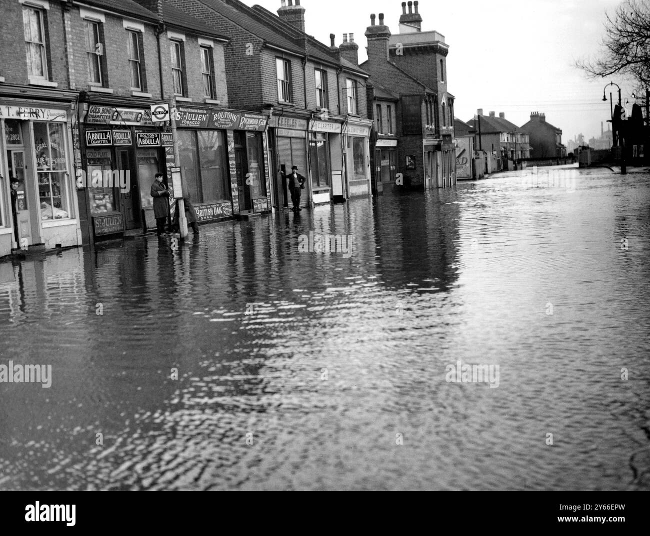 Thames Floods. A Belvedere street flooded at dawn today. 2nd February ...
