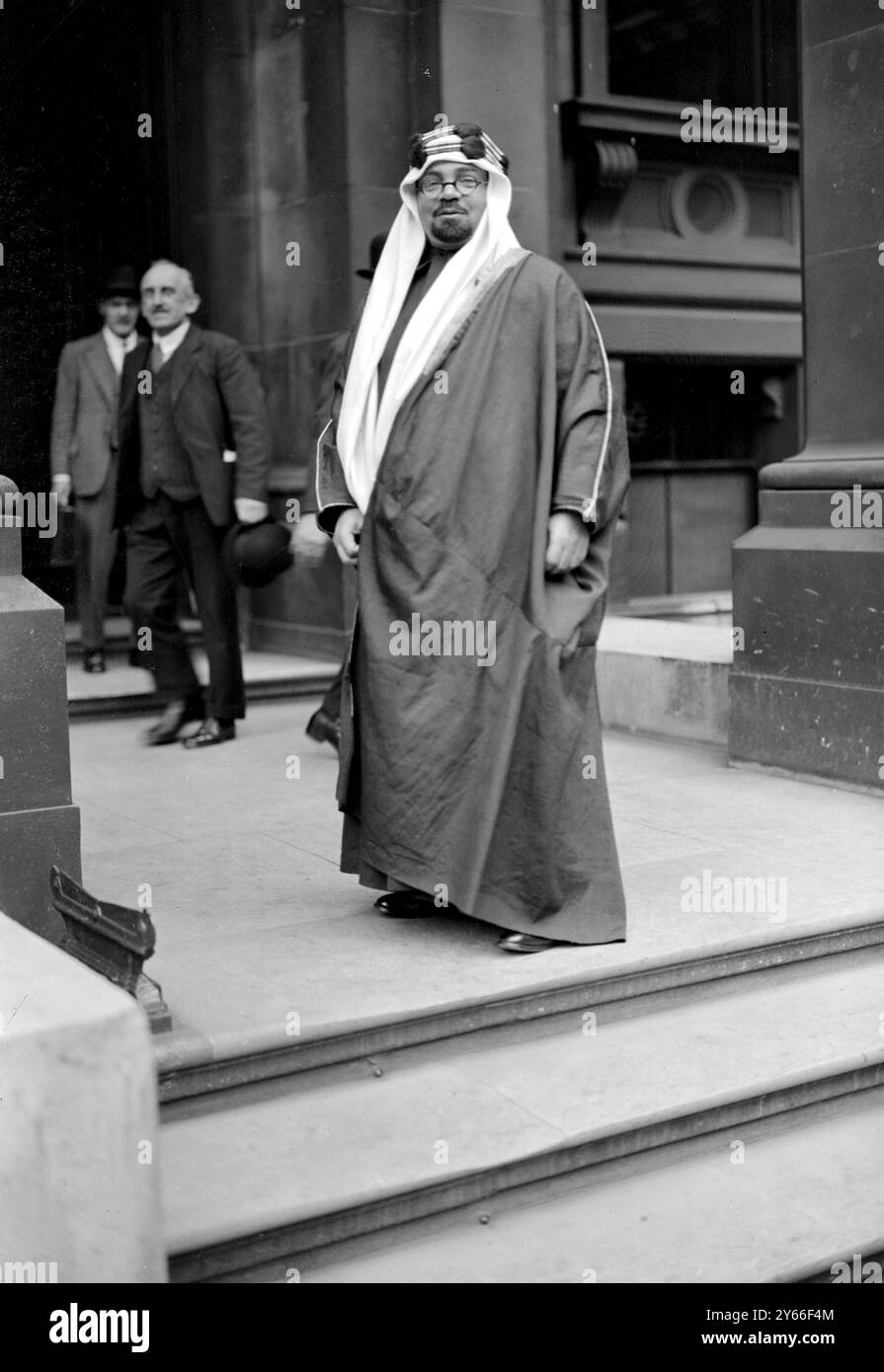 The Arabian Minister Sheikh Hafiz Wahba 1933 Stock Photo - Alamy