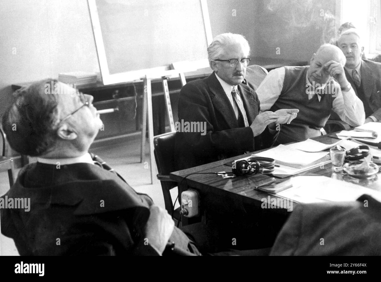 Julian huxley unesco hi-res stock photography and images - Alamy