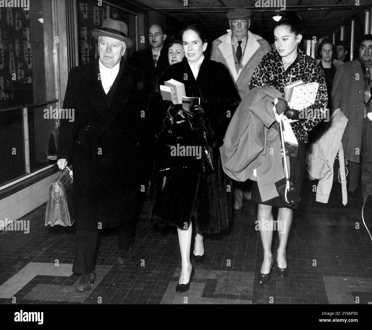 Charlie Chaplin and family. L-R: Charlie, Oona, Geraldine At London ...