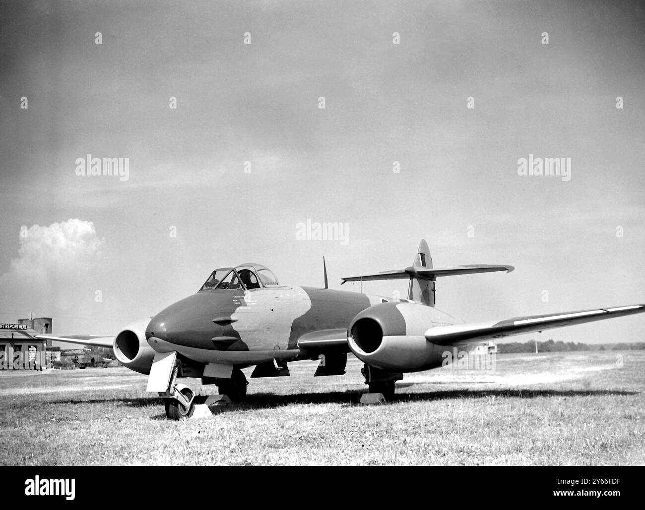 Neville Duke and Hawker Hunter jet fighter 11 December 1952 Stock Photo ...