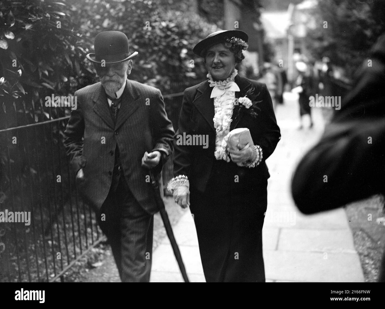 Sir Charles Henry Morton marrys Mrs M Norman Garrett his companion who ...